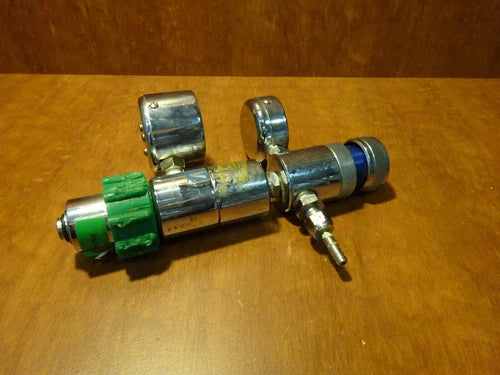 Edelgas pressure regulator